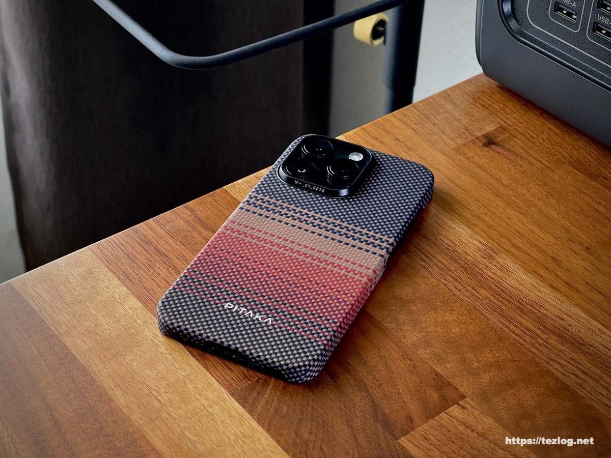 PITAKA SUNSET MOMENT for iPhone 14 Pro レビュー。ピクセルアートデザインがかっこいい！おしゃれで薄型軽量 ...