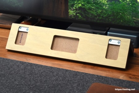 無印良品の壁に付けられる家具棚 (ウォールナット材突板)を取り付け。レーザー墨出し器を使用して簡単に真っ直ぐつけられた。 | Tezlog